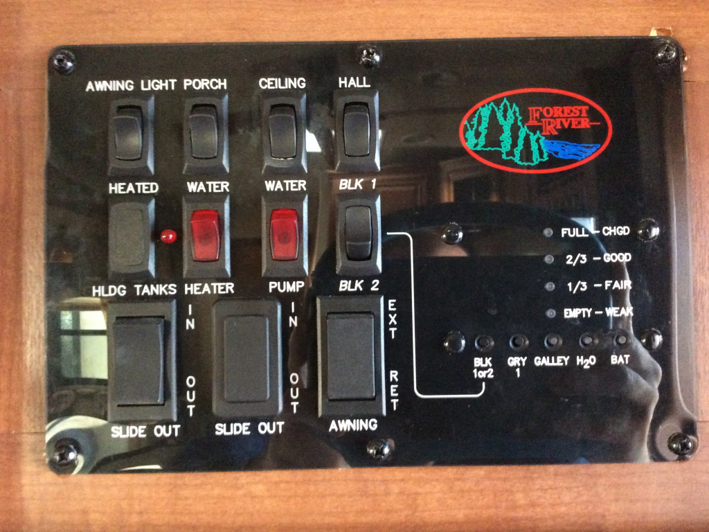 FOREST RIVER SIERRA DESTINATION SERIES M-402QB 2015 - Entrepex